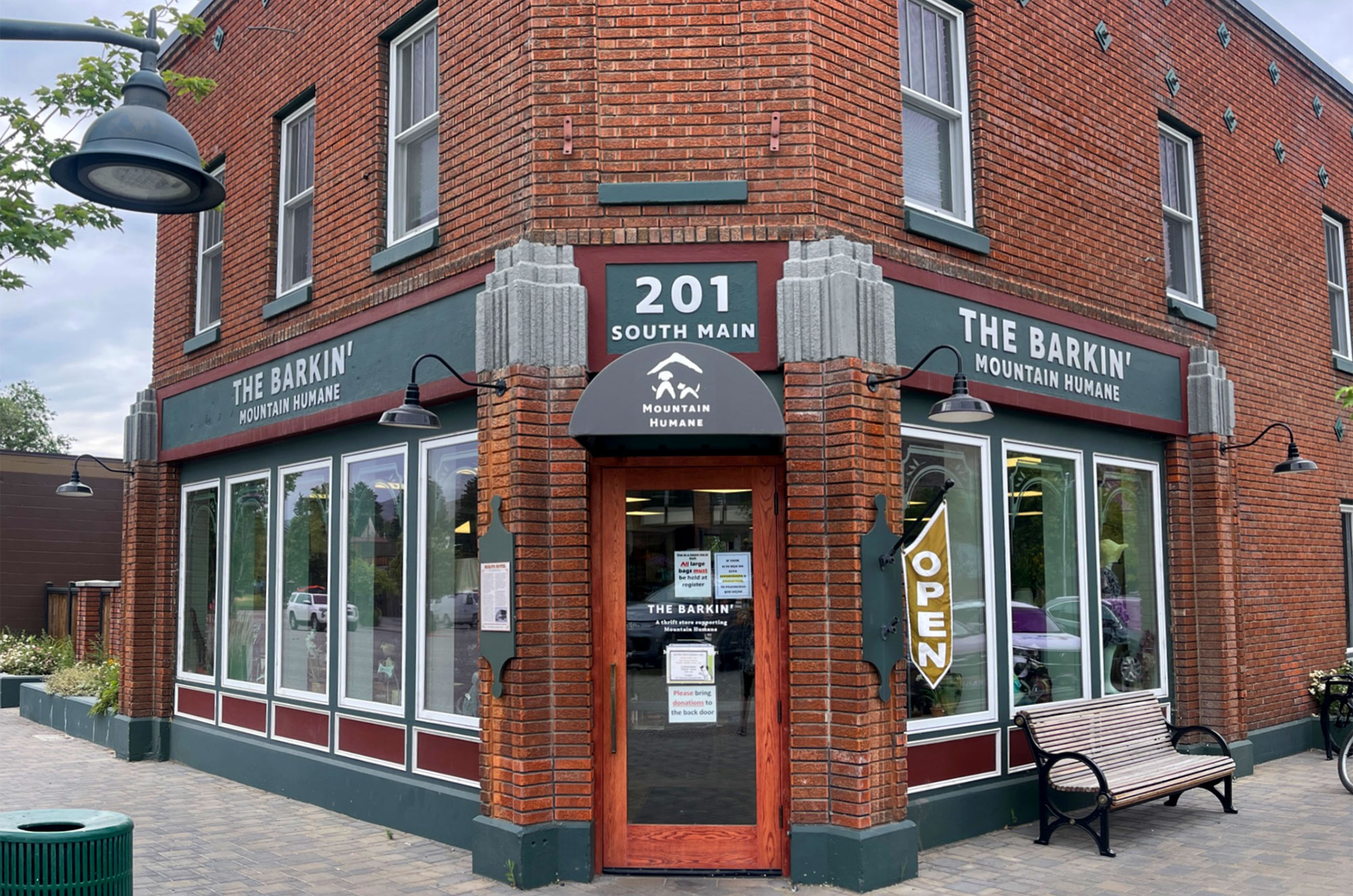 demo Barkin' - Mountain Humane